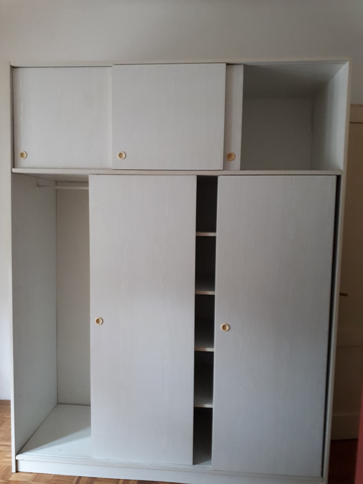 Trokrilni ormar prodajem