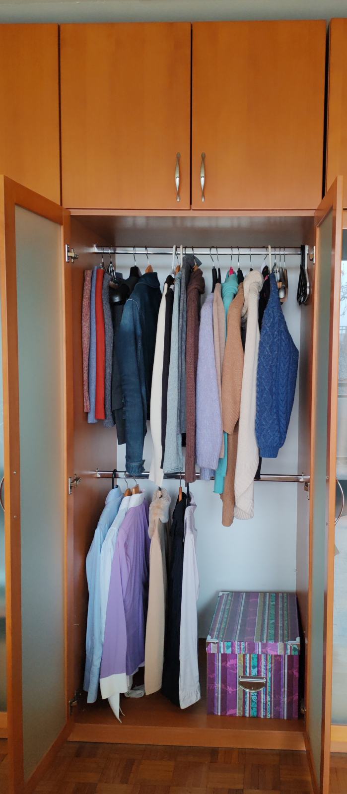 HITNO Ormar i pripadajući kabinet.