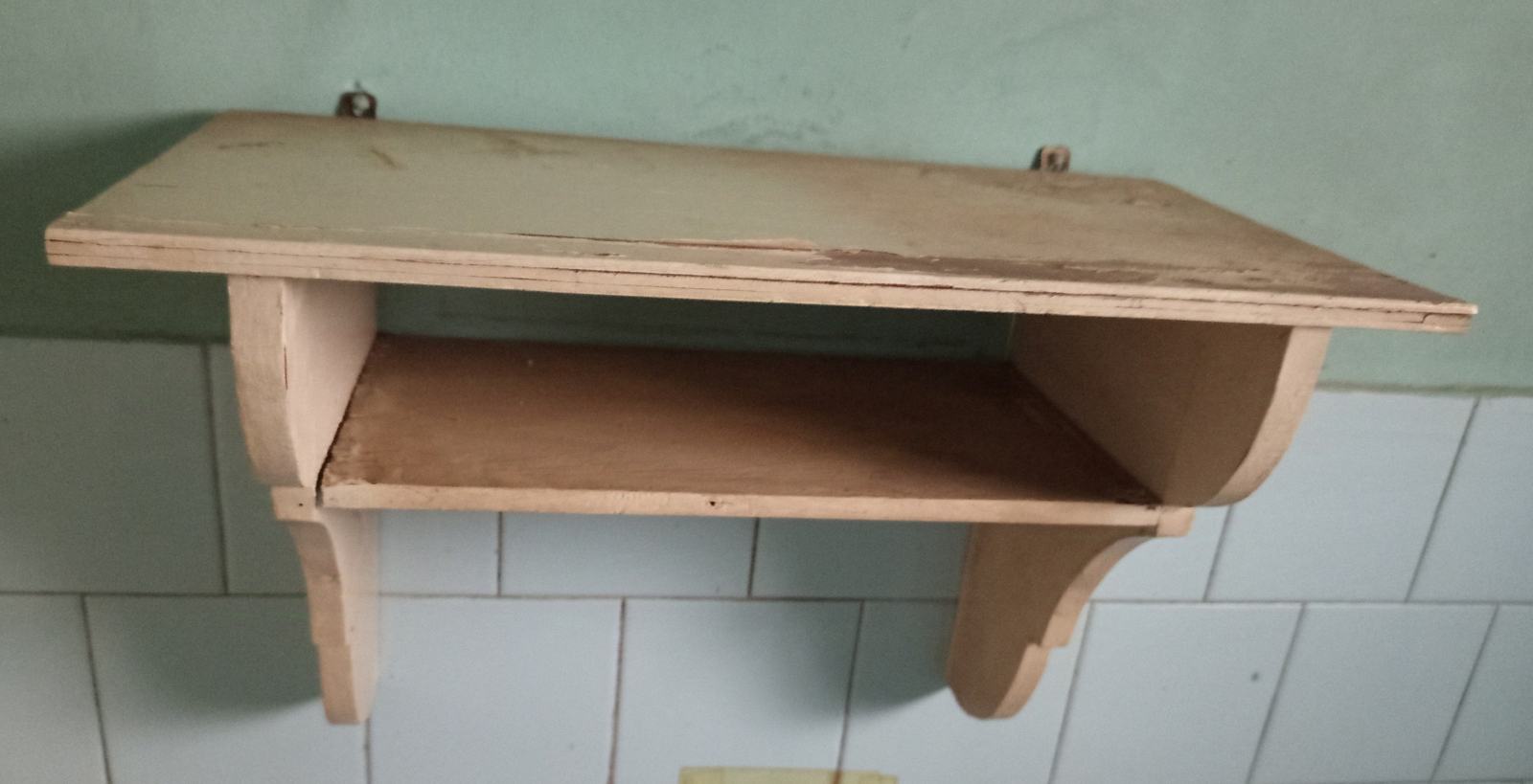 Prodajem policu starinsku 15 eura