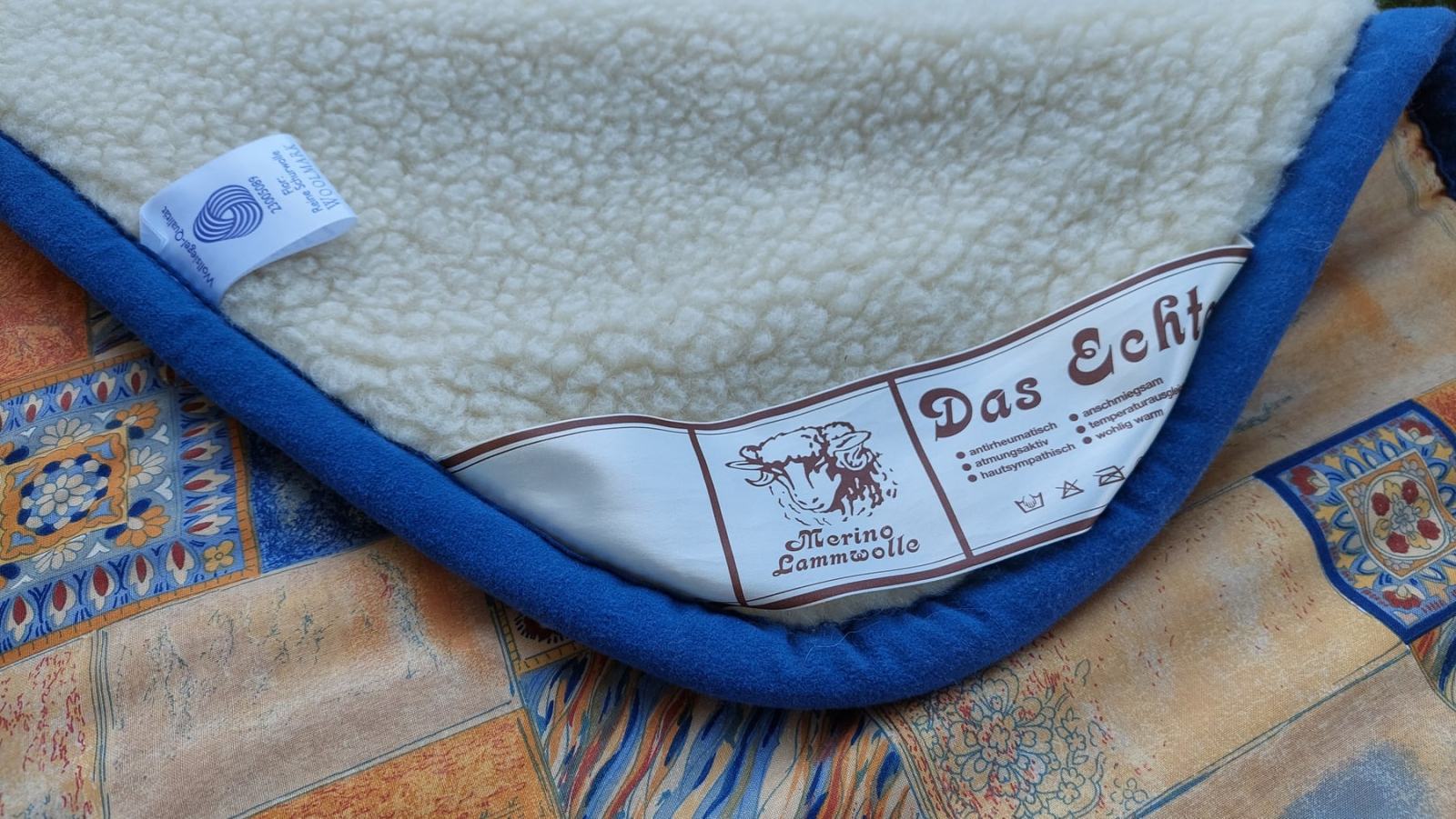 Nova deka od merino vune s dva lica