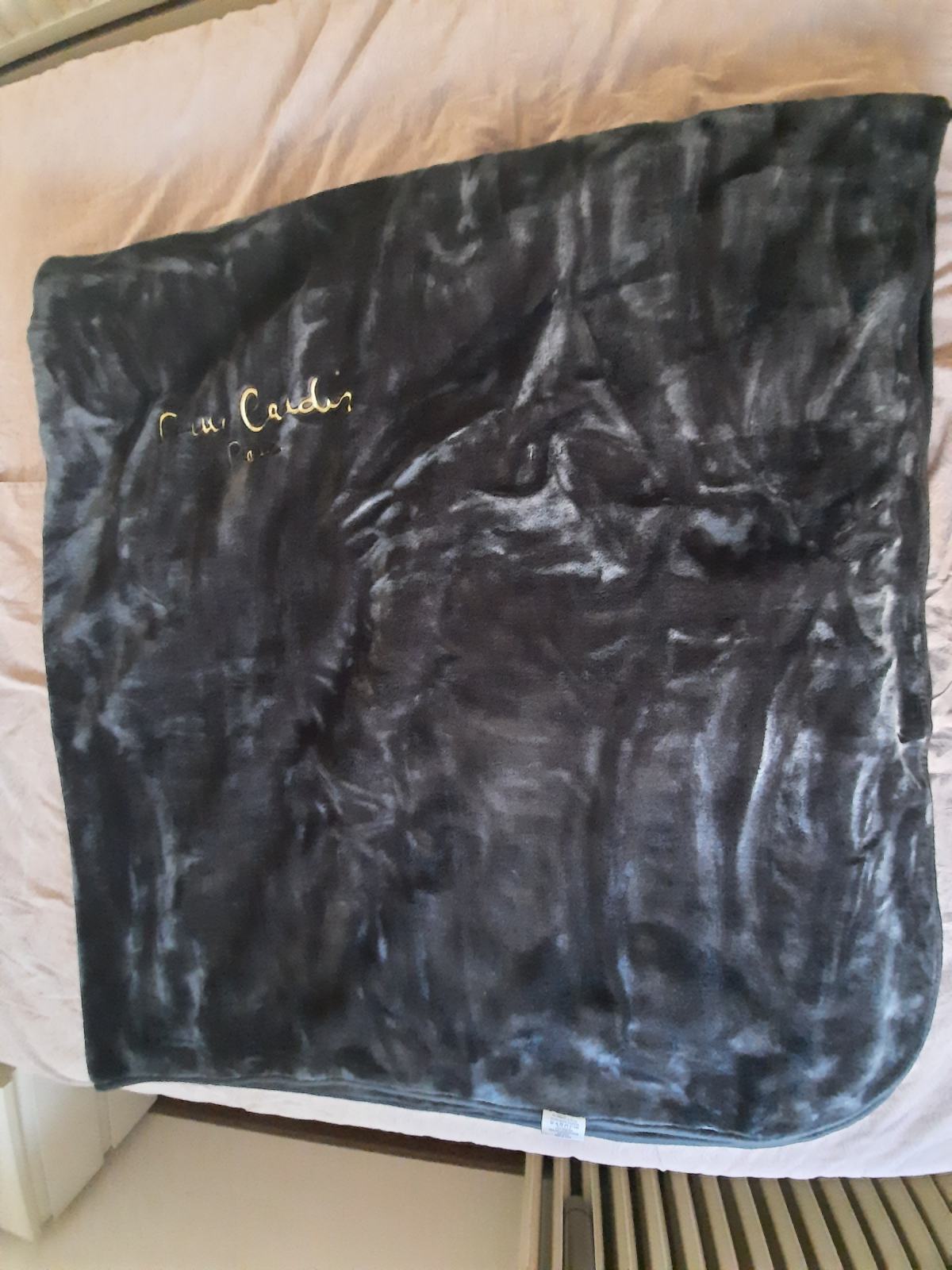 Pierre Cardin deka, novo