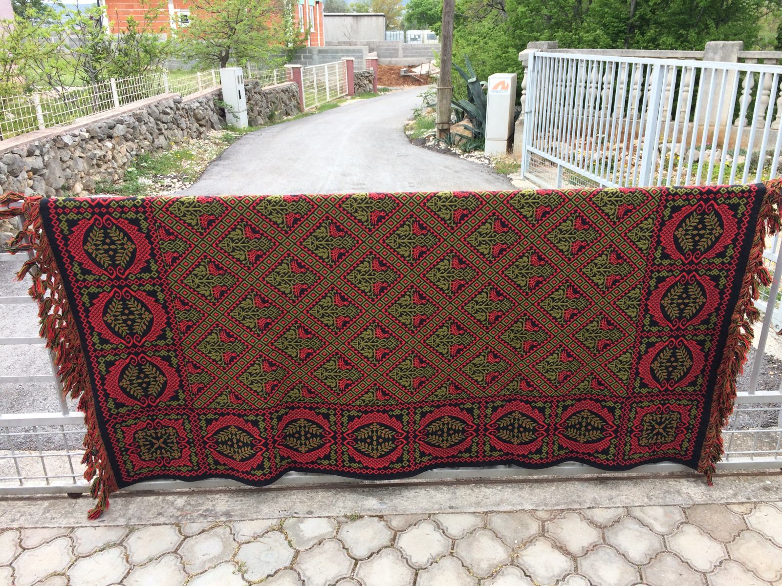 Prekrivač,ponjava - od vune