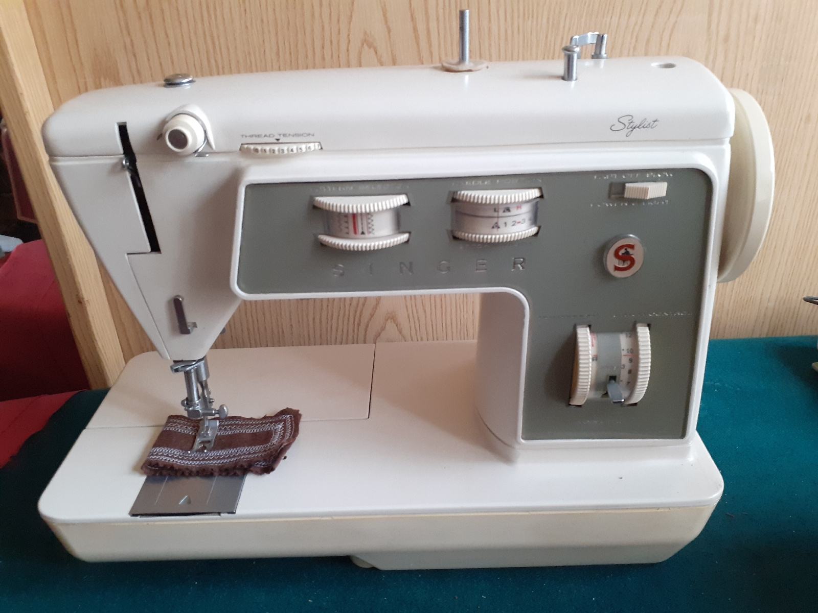 SINGER 774- MADE IN USA