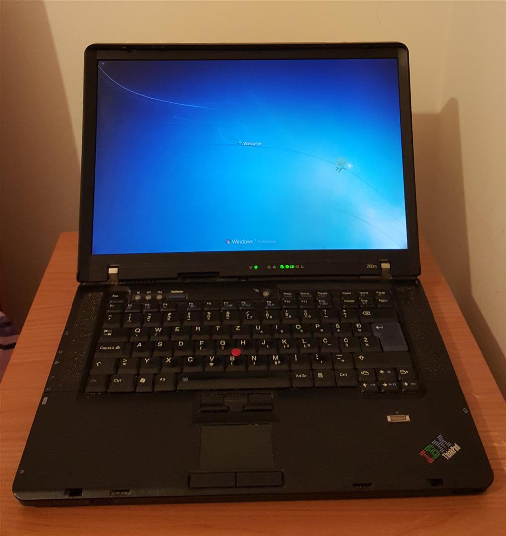 IBM ThinkPad Z60m laptop u dijelovima