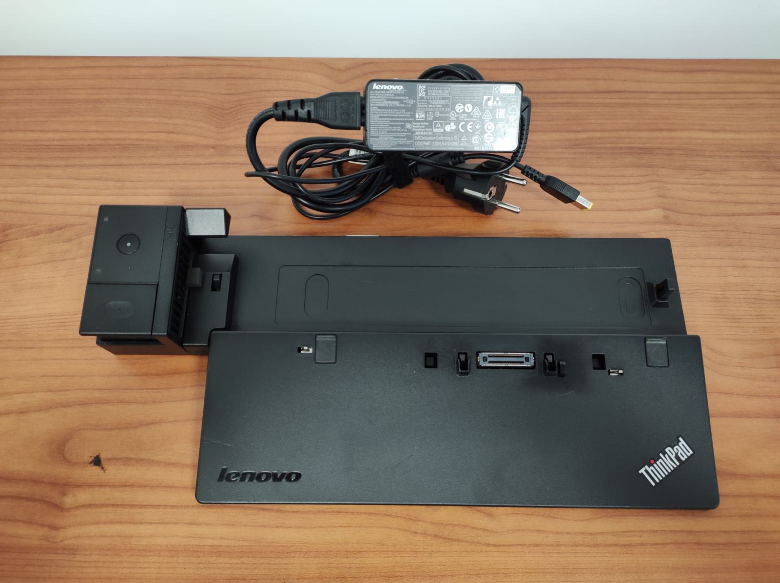Lenovo ThinkPad Pro Dock 90W - docking station sa punjačem