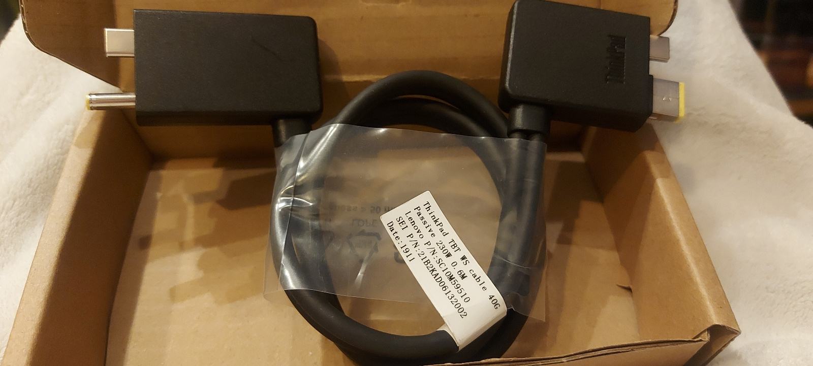 Lenovo Thinkpad TBT3 WS Thunderbolt Cable - NOVO!