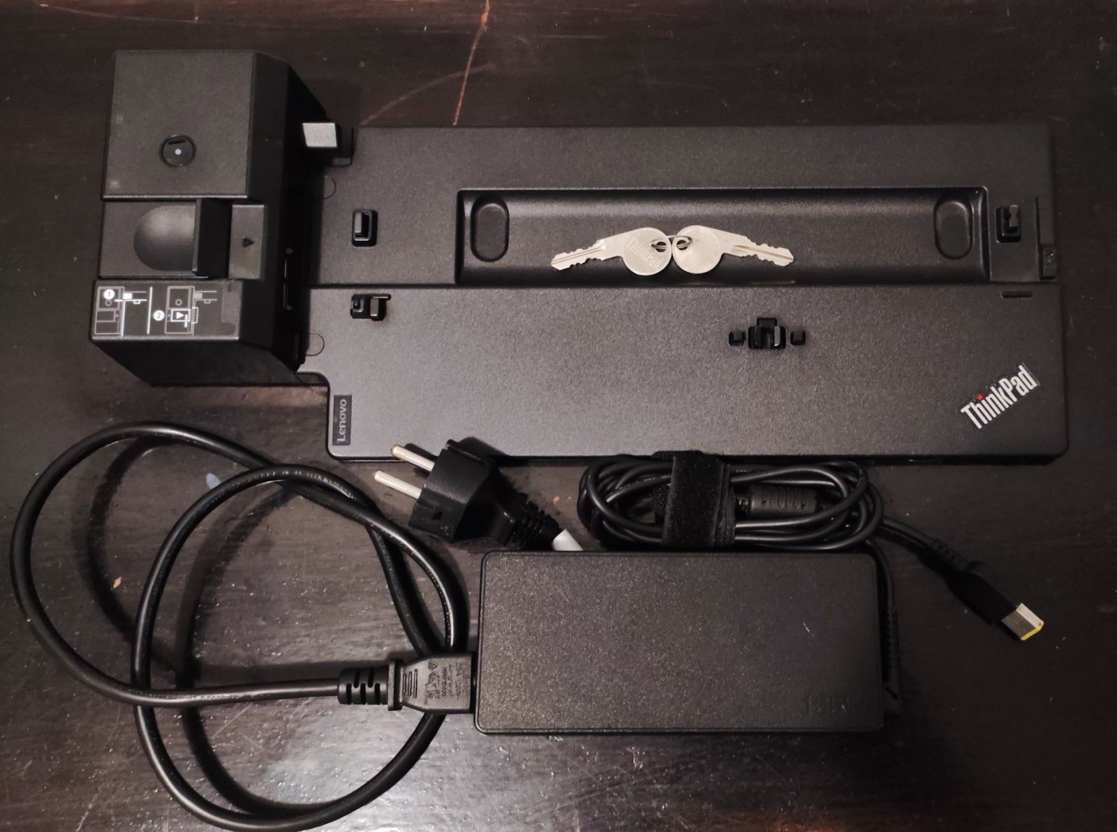 Lenovo ThinkPad Ultra Docking Station 40AJ 135W