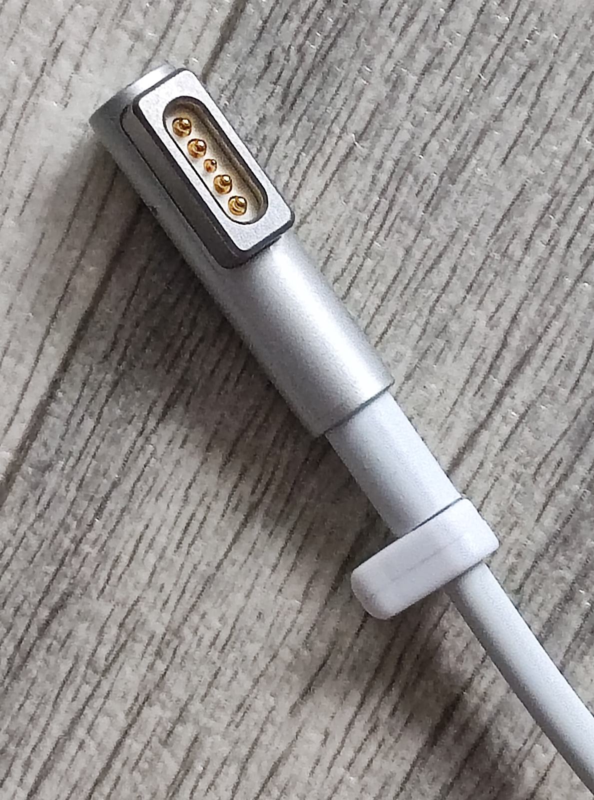 ORIGINALNI MagSafe 1 punjac adapter za MacBook - 60W! Dobar, ispravan!