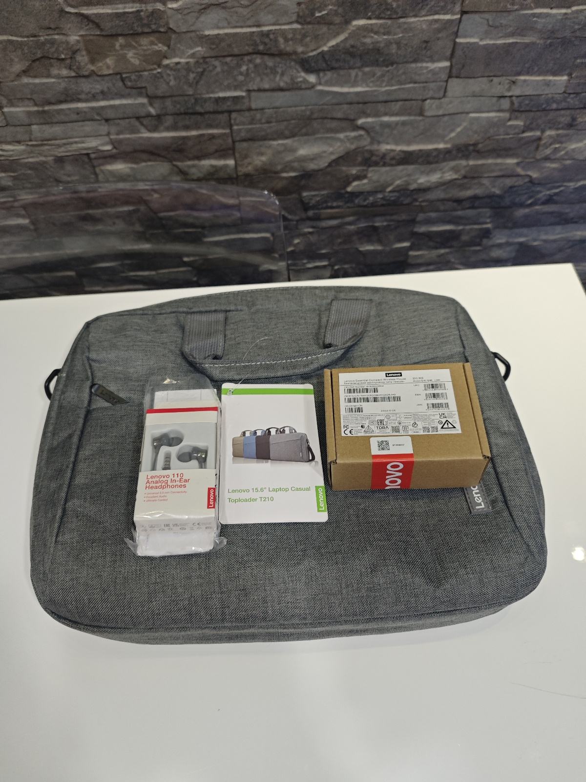 Torba za laptop + bežični mis + in ear slušalice