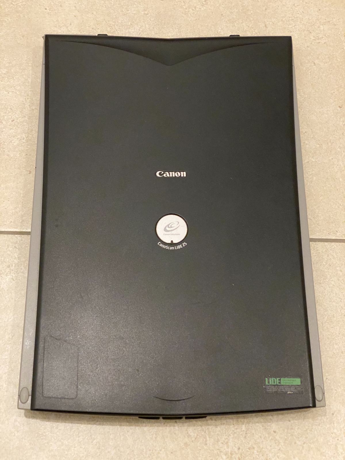 Canon CanoScan LIDE 25 Skener