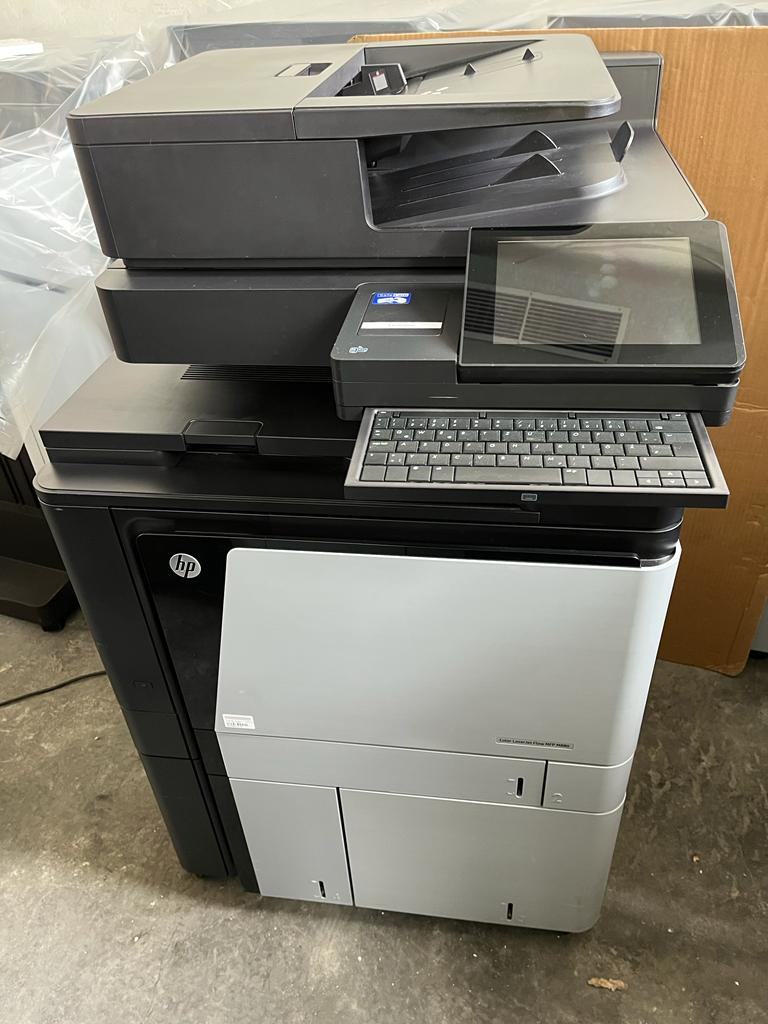 Hp Color laser Jet Flow MFP M880 sa finiserpm ili bez KO NOVI