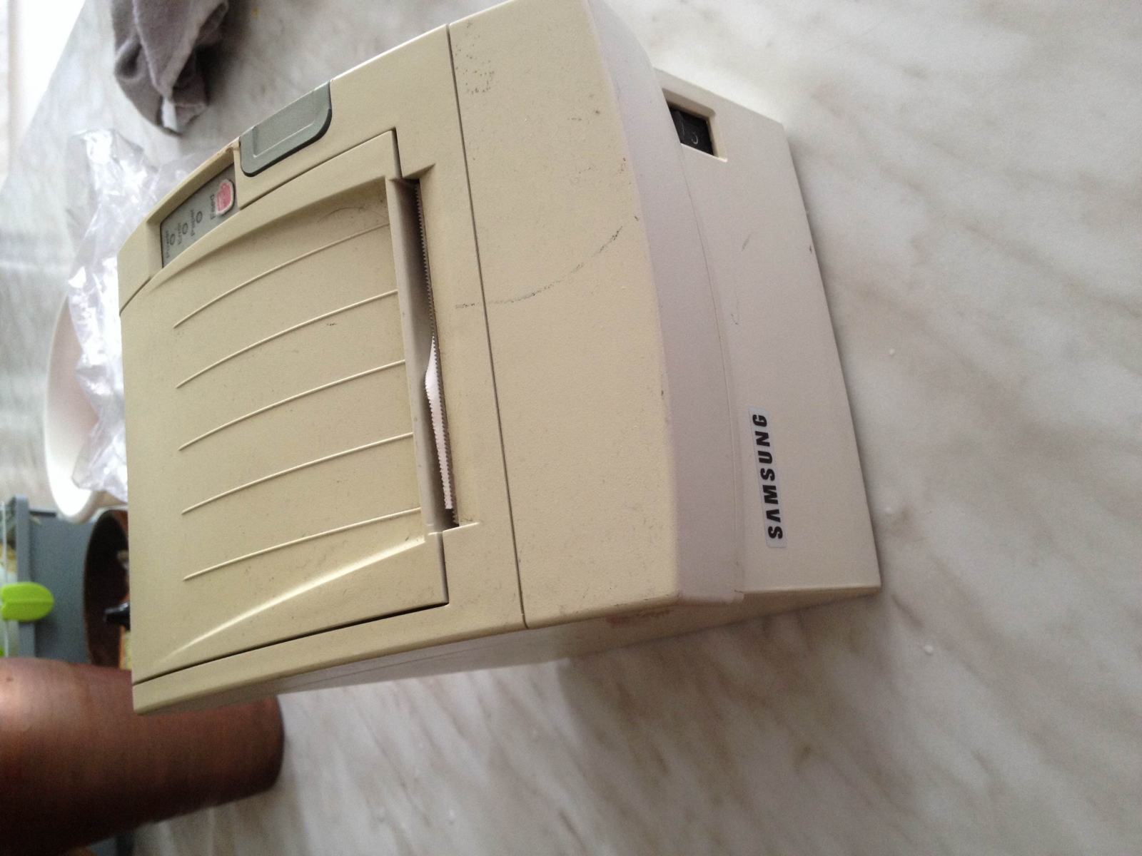 Termalni printer za ispis racuna u trgovini