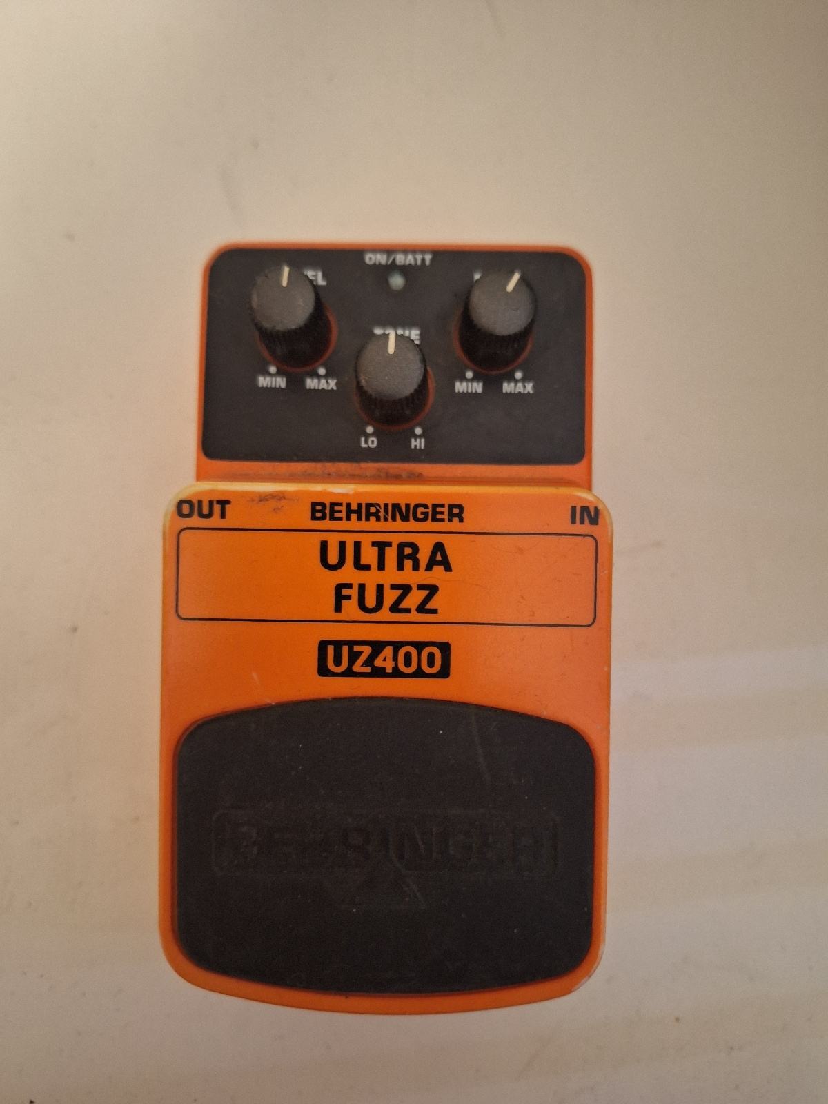 Behringer Ultra Fuzz UZ400