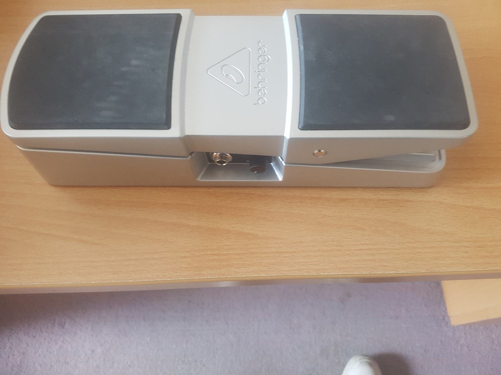 Behringer volume i expression pedala