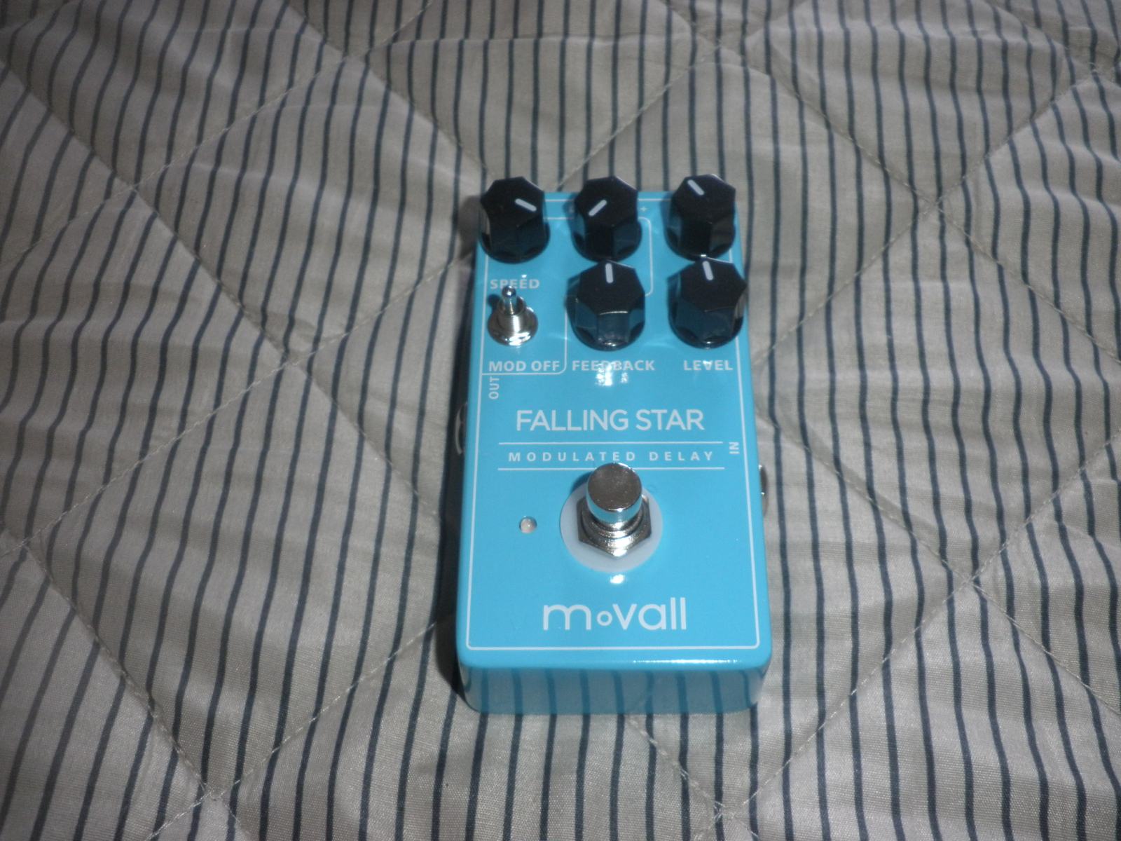 FALLING STAR MODULATED DELAY - nova gitarska pedala