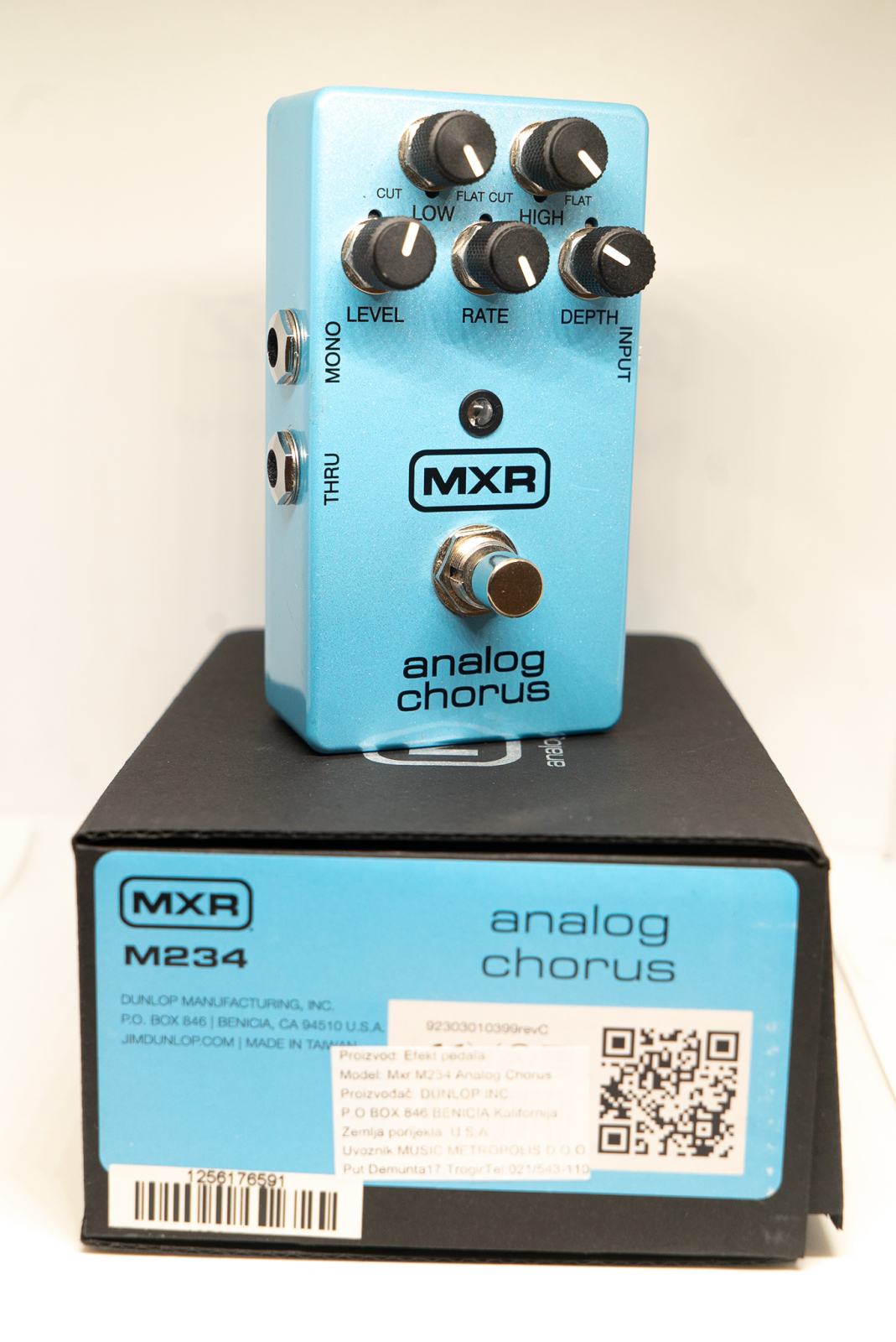 MXR analog chorus M234
