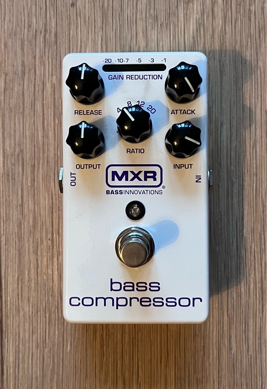 MXR M87 bass compressor pedala
