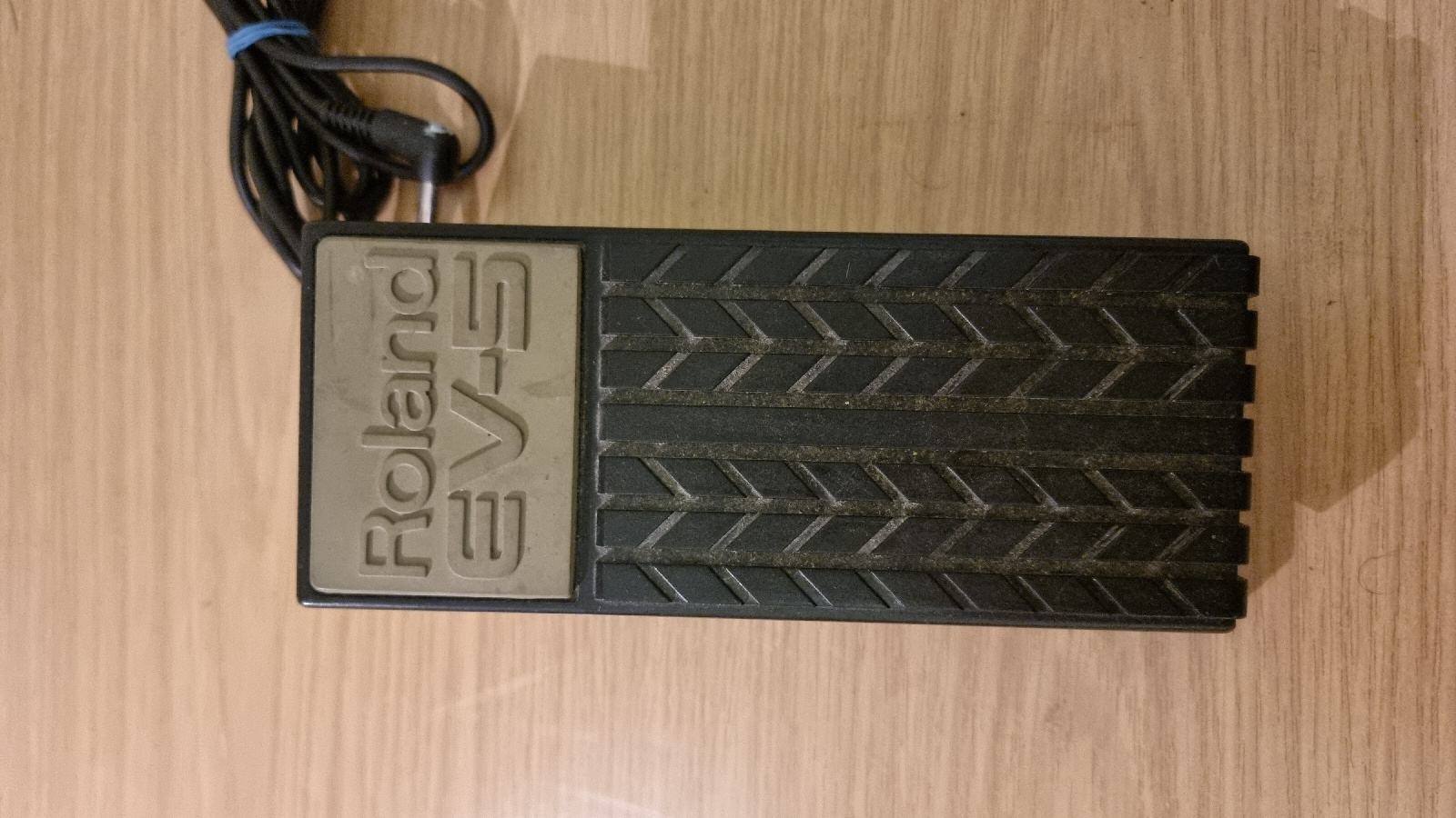 Roland EV-5 pedala