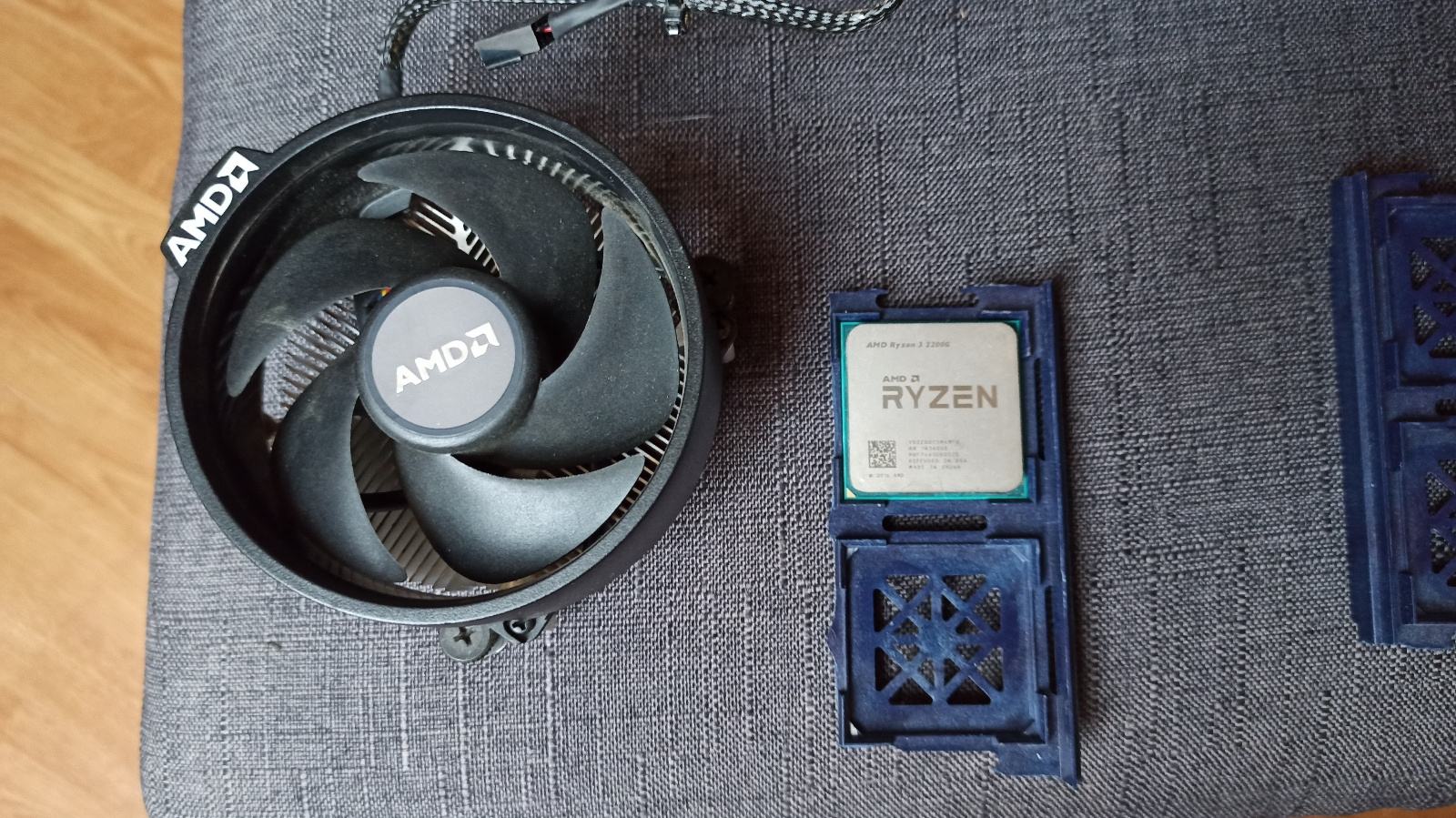 AMD Ryzen 3 2200g 3.7ghz + original cooler