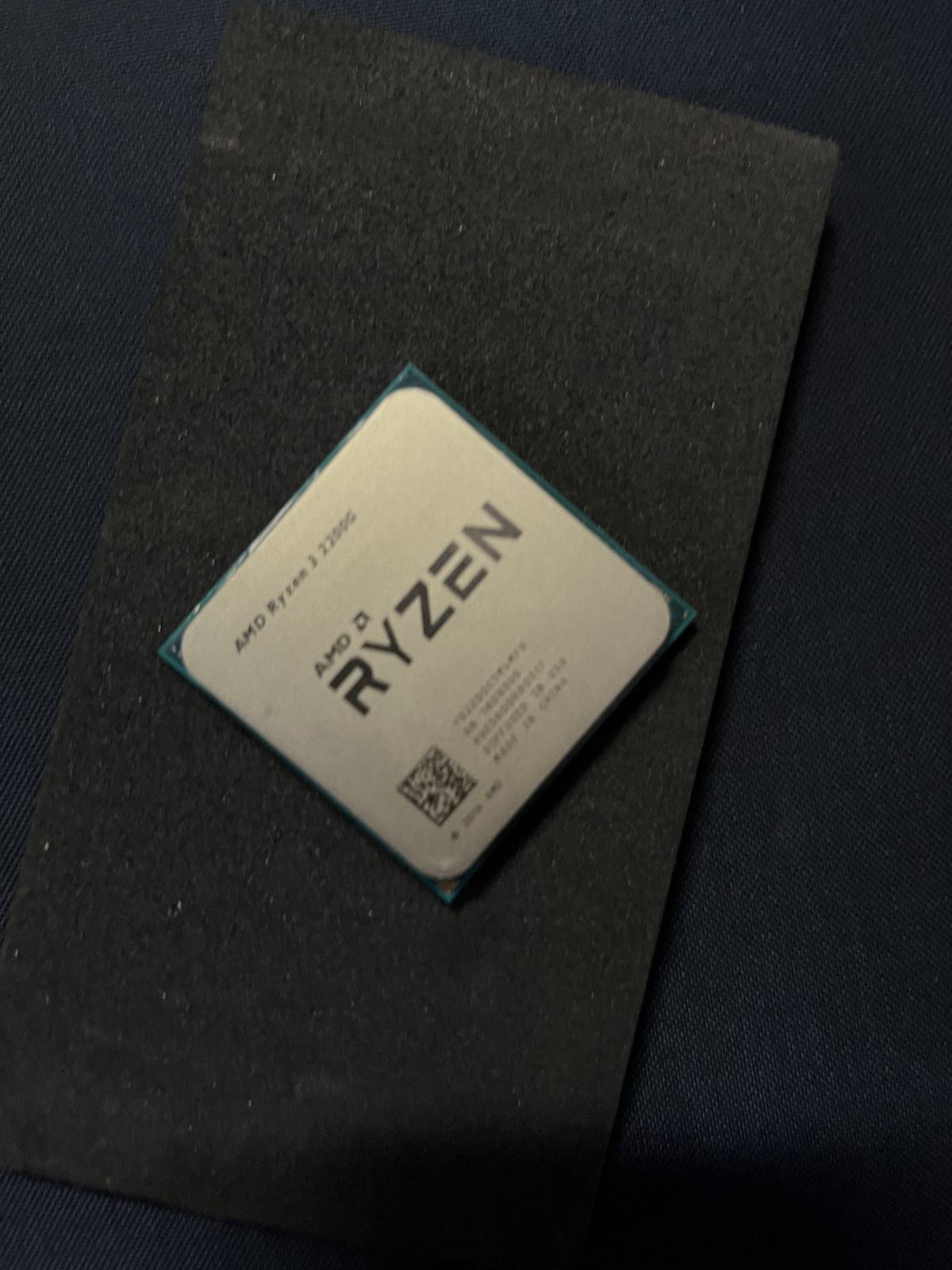 AMD Ryzen 3 2200G Processor with Radeon Vega 8 Graphics