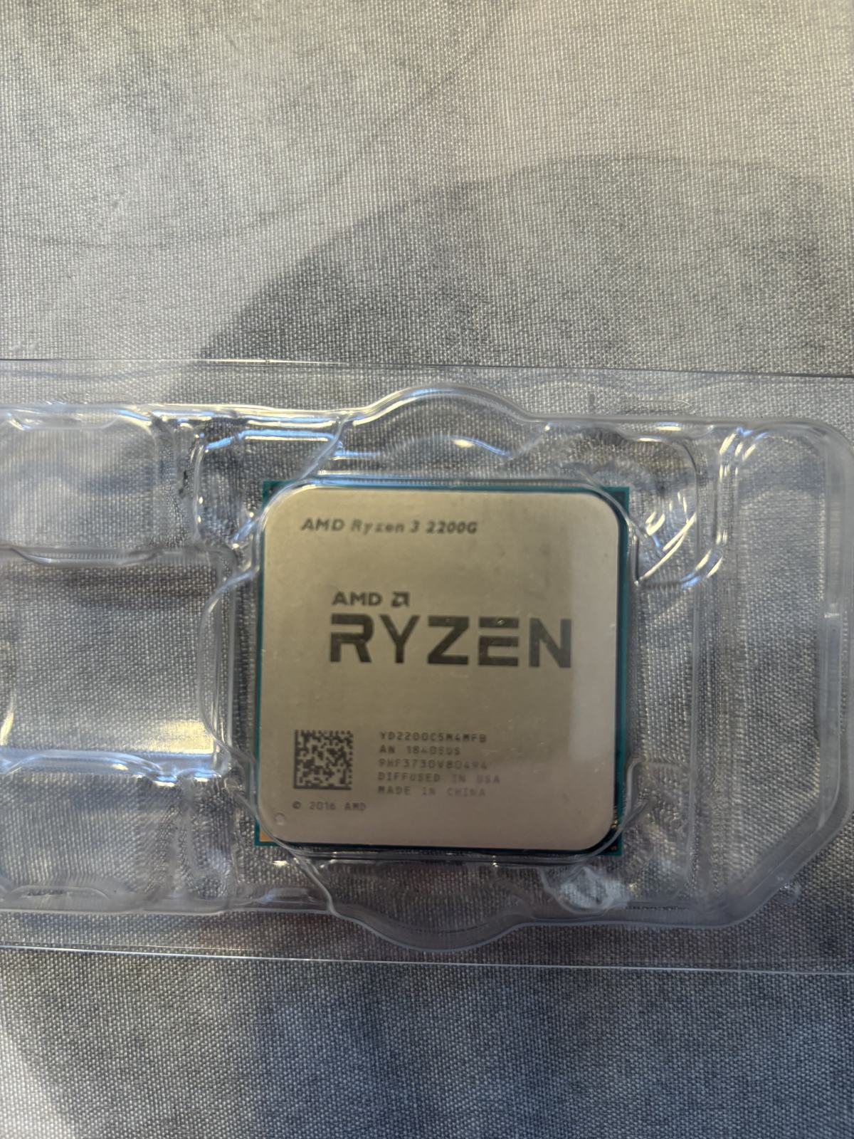AMD Ryzen 3 2200g