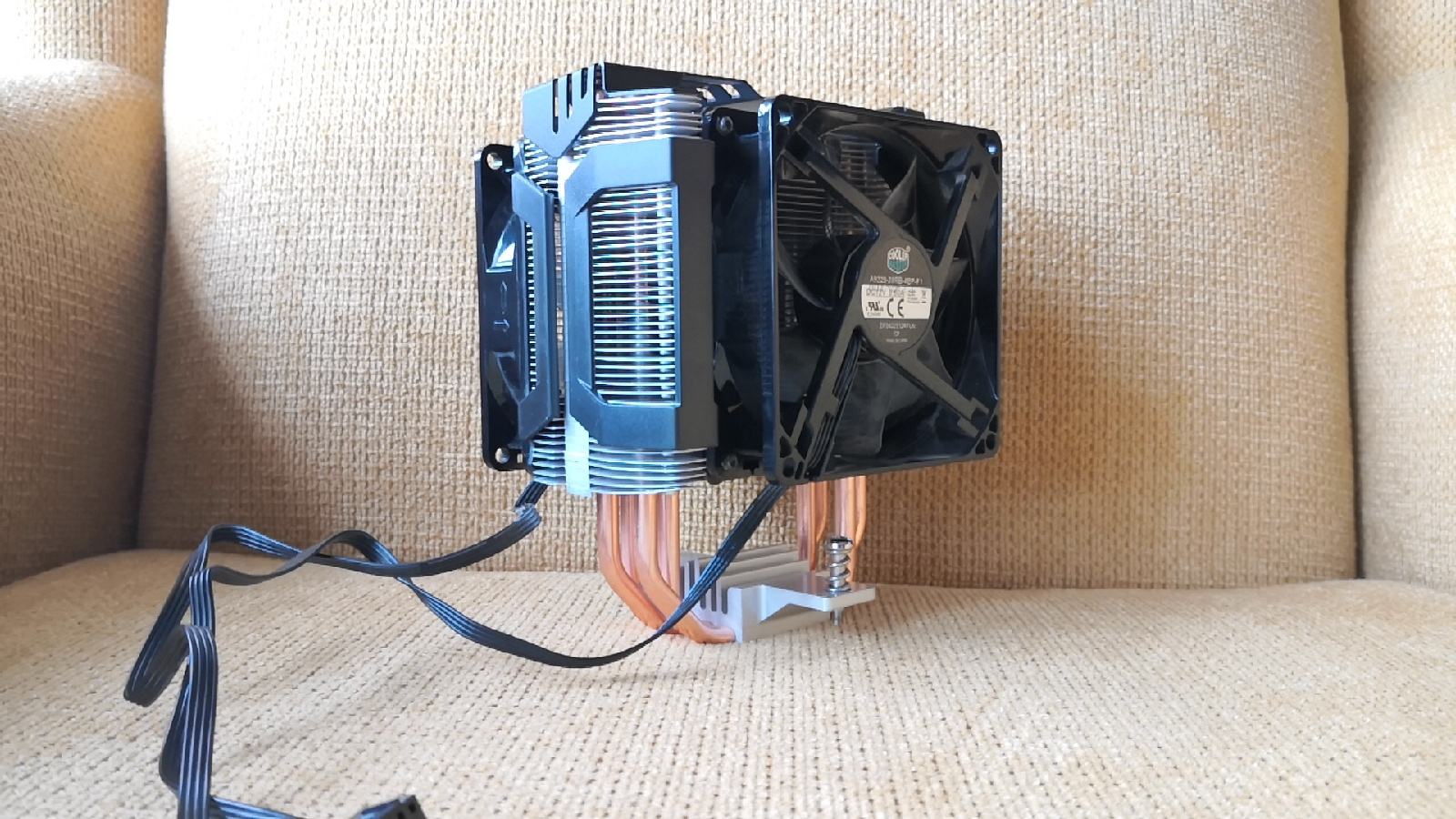CPU hladnjak Cooler Master Hyper D92 za Intel i AMD