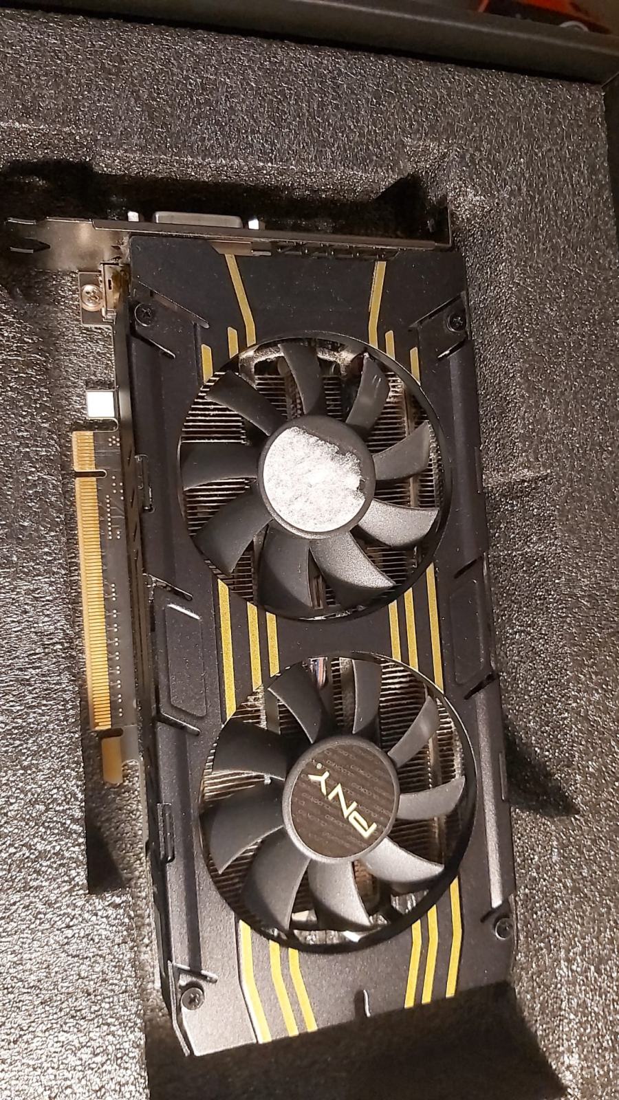 Dijelovi za pc:Ryzen 5 1400,RAM 8GB cruical i Grafićka Geforce GTX 960