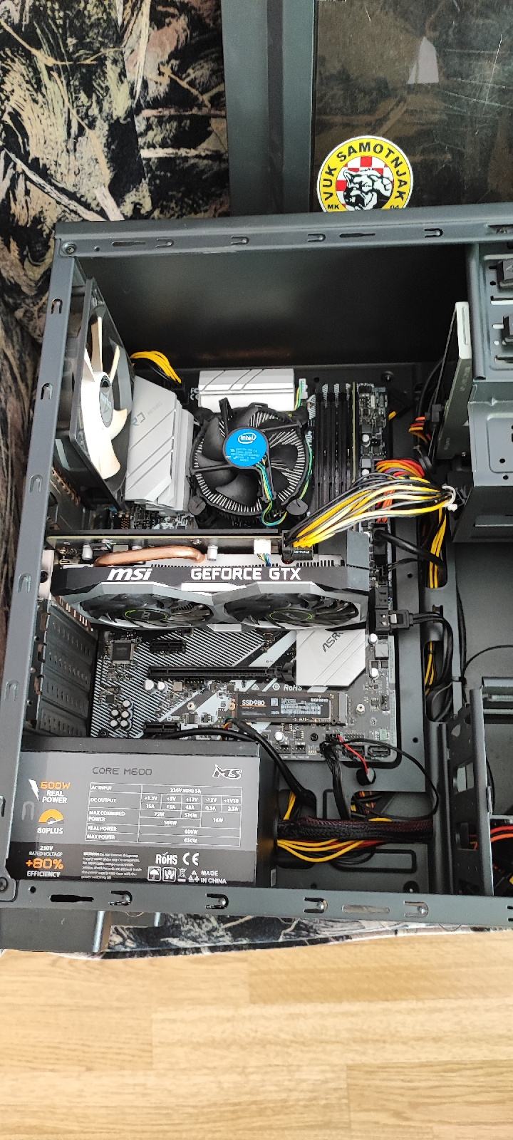 i3 10100, LGA 1200 socket + stock cooler