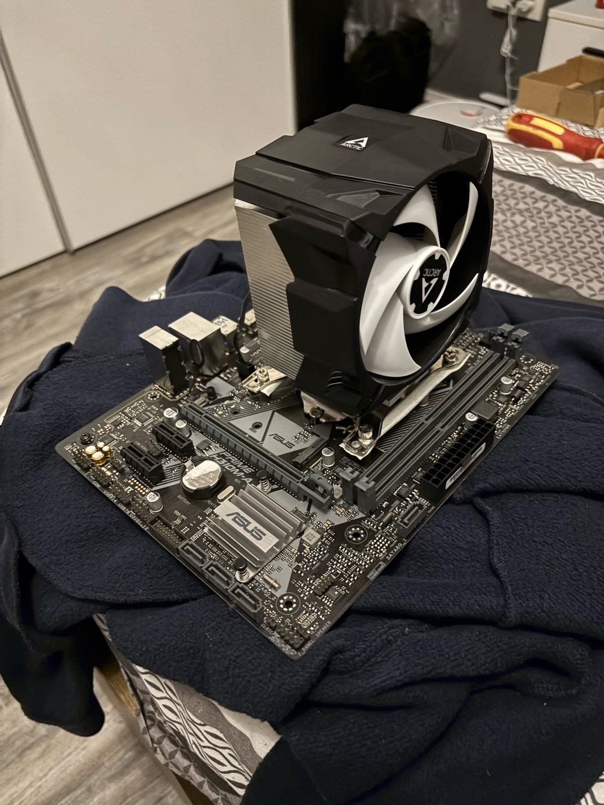 Intel I7-9700k + maticna ploca DDR4+ hladnjak