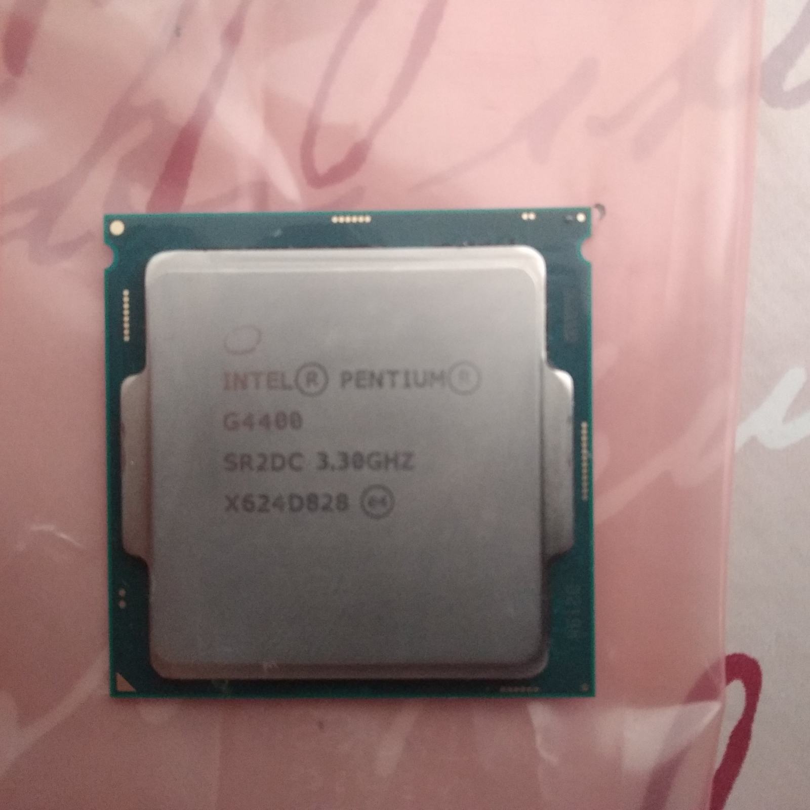 INTEL Pentium G4400, s. 1151, 3.3GHz, 3MB cache, GPU, DualCore + Stock