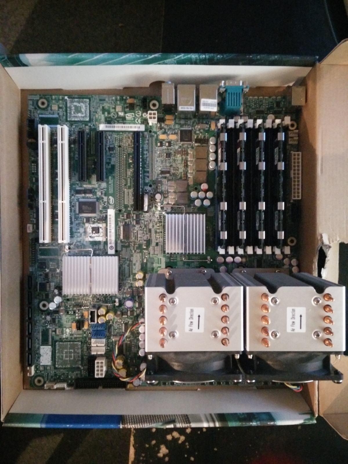 Intel Xeon X5365 x2 + 16GB DDR2 (ECC & FullBuffer) + Intel S5000XVN