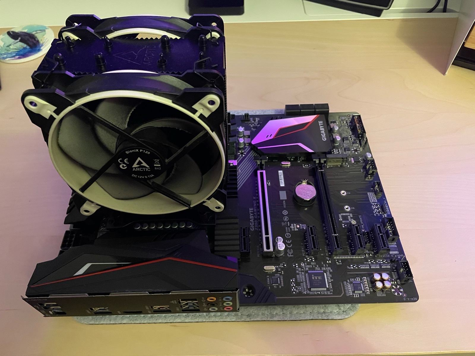 Matična ploča + procesor + RAM + ventilator