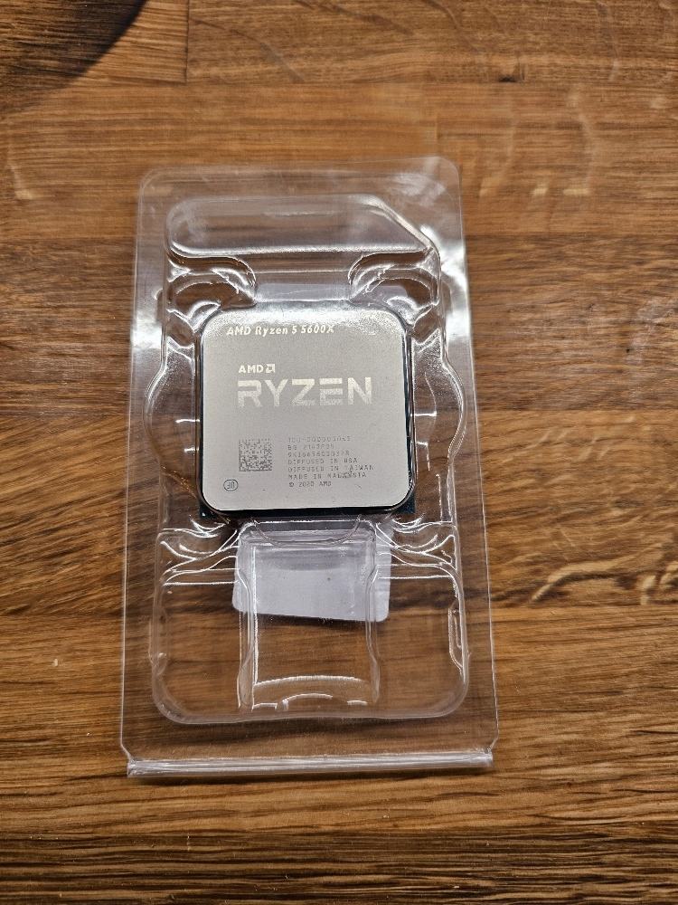 POVOLJNO: AMD Ryzen 5 5600x + AMD Wraith Prism RGB cooler