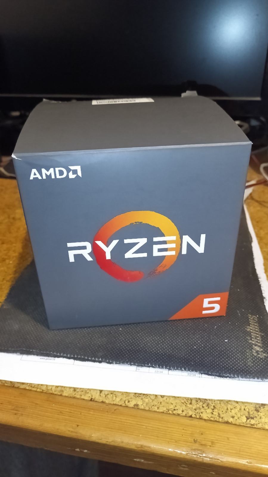 Ryzen 5 2600 sa wraith spire coolerom 3900 mhz