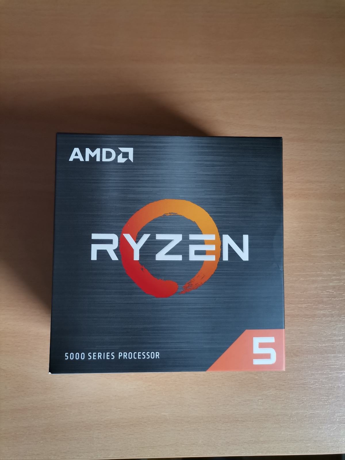 Ryzen 5 5600x + AMD Stock Cooler (NOVO)