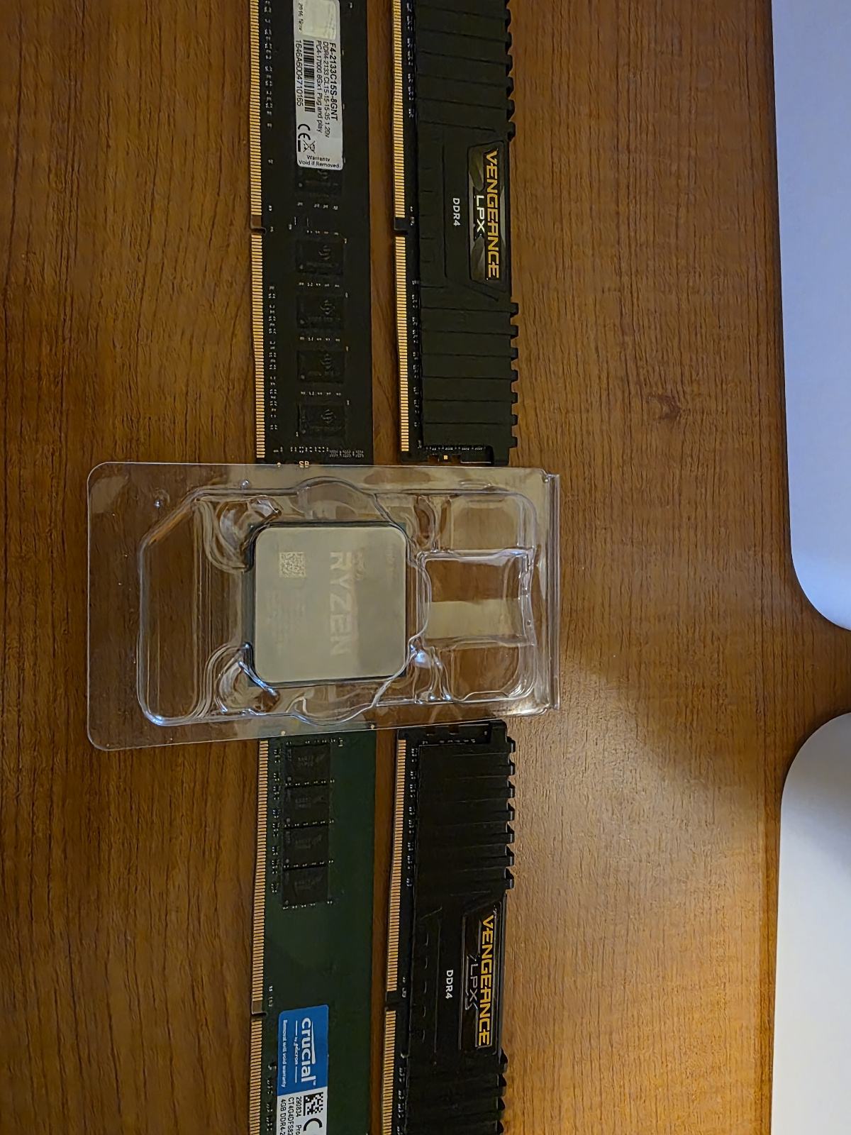 Ryzen 7 3700x i ram stickovi, detalji u opisu