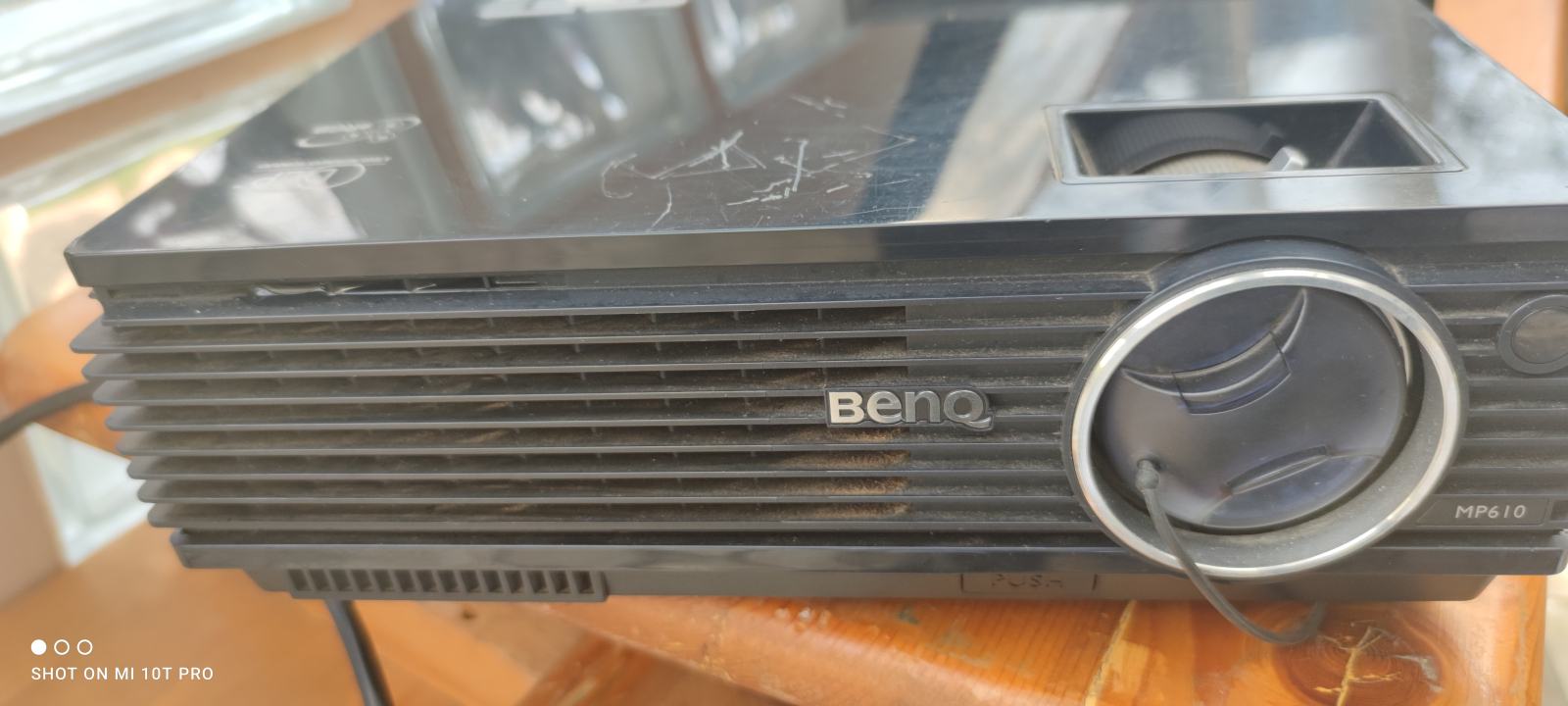 Projektor BenQ mp610