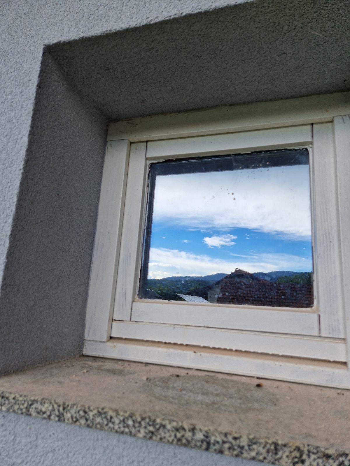 Drveni prozor 60cm x 60cm