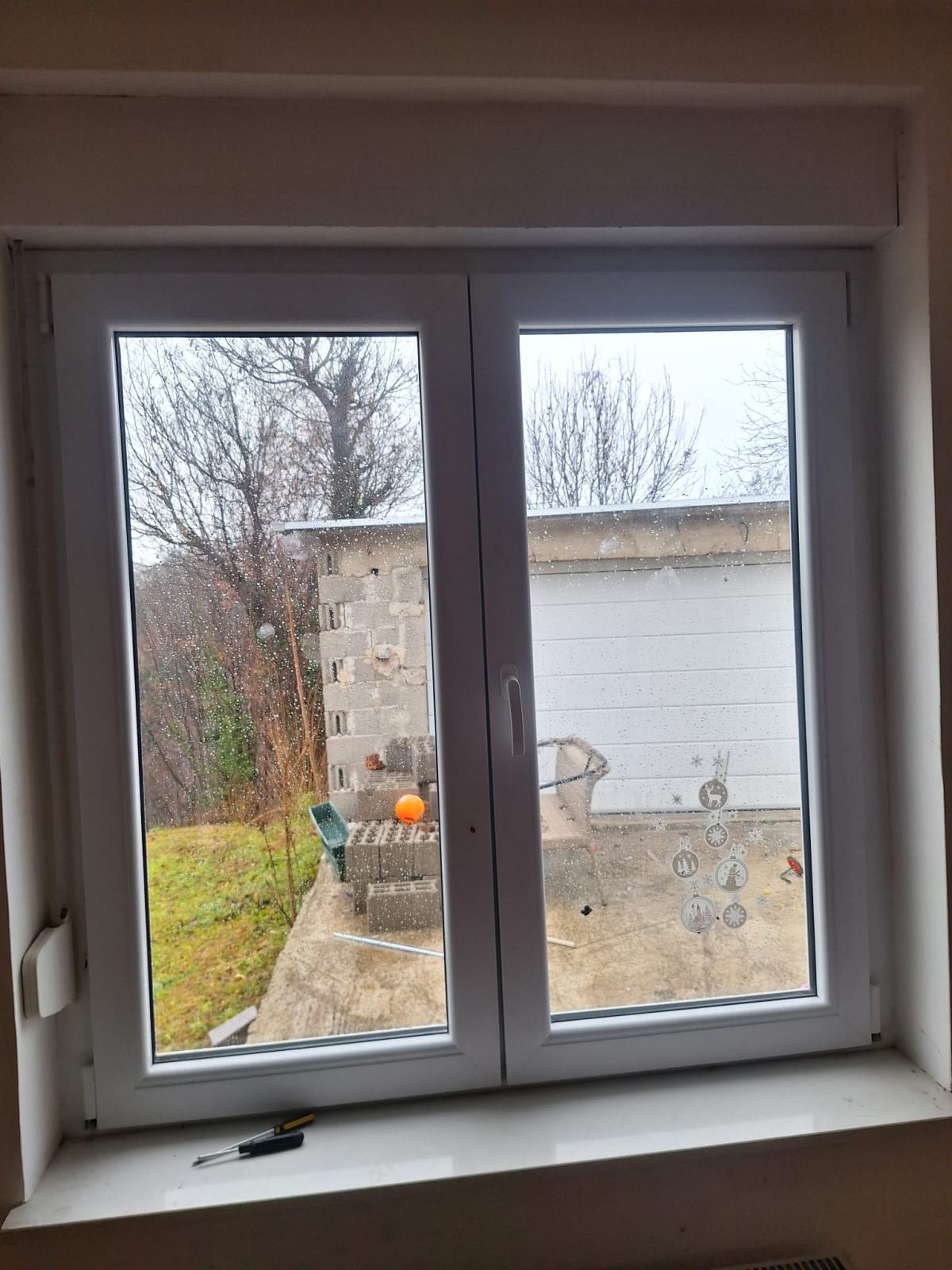 prozori bijelii PVC Salamander (više komada)