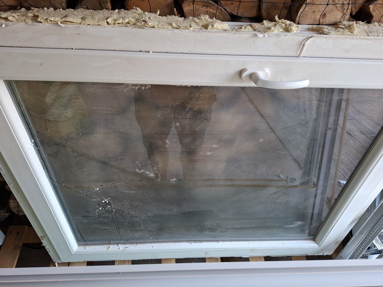 Pvc prozor mutno staklo 127x100, klupčice gratis