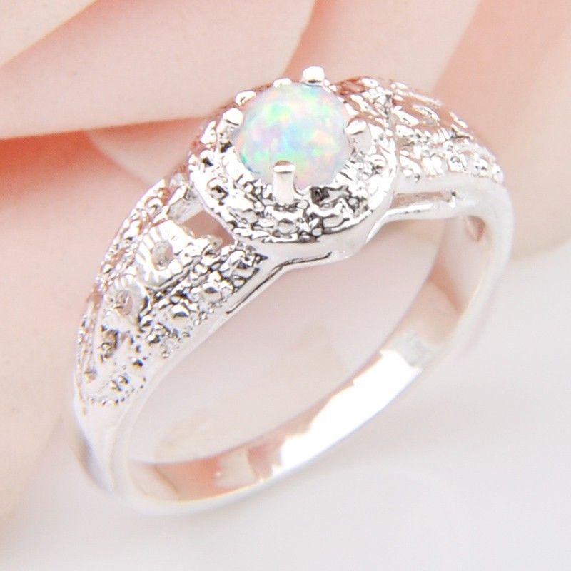 Prsten srebro 925 , bijeli fire opal veličine 7