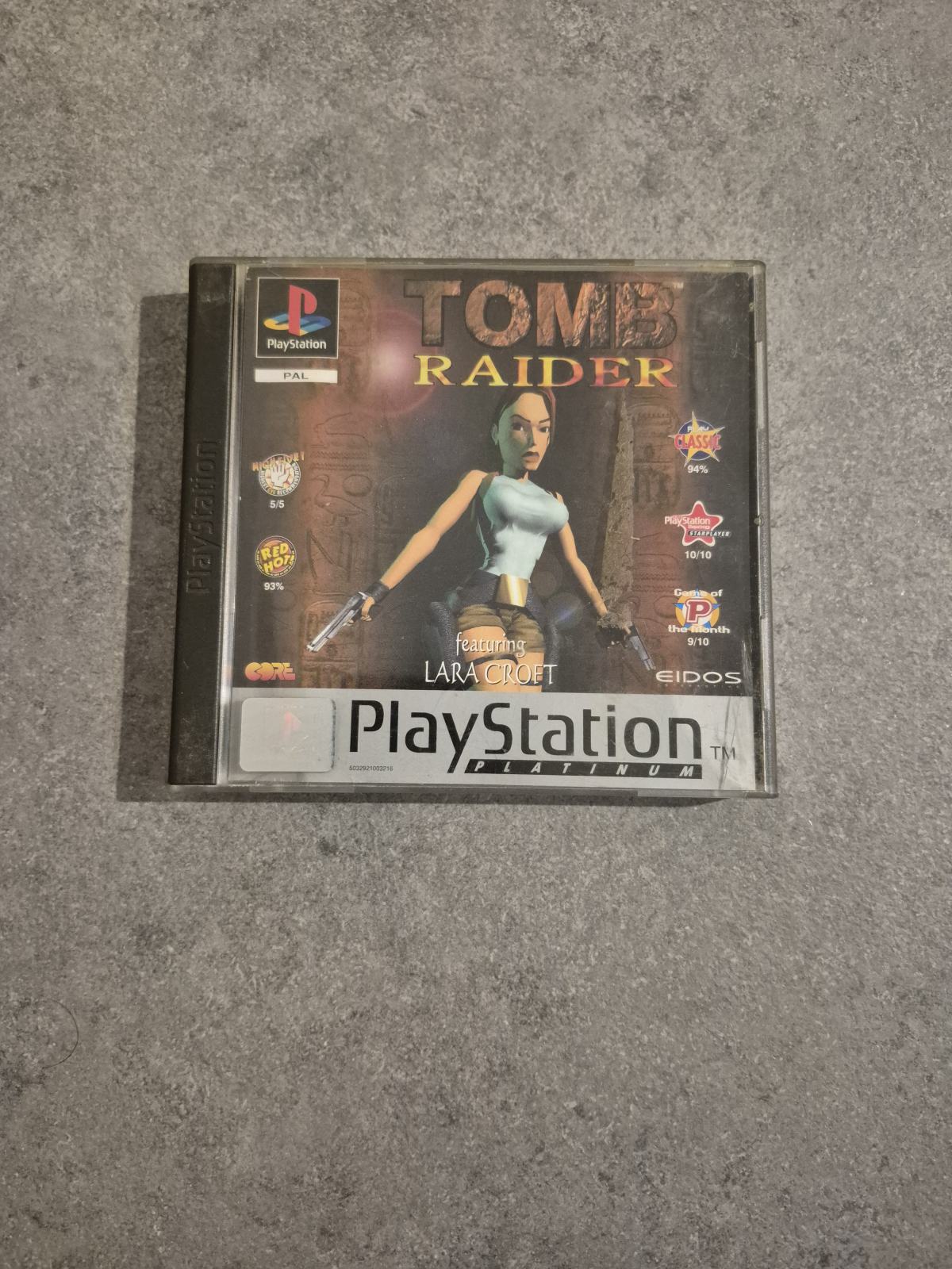 LARA CROFT TOMB RAIDER PS1