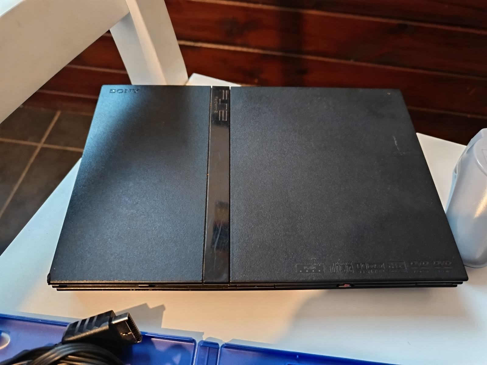 PlayStation 2 prodajem pod hitno