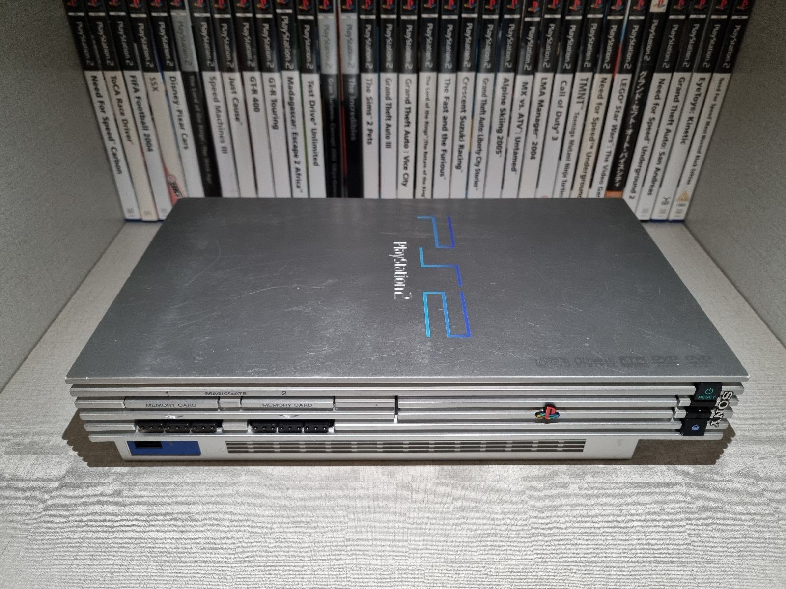 PlayStation 2 - Silver