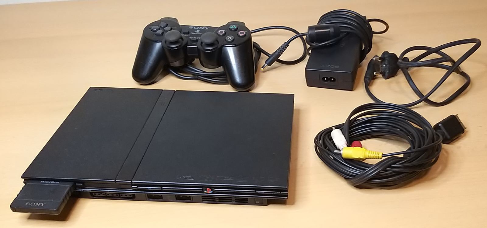PlayStation 2 Slim (PS2) Igrača Konzola