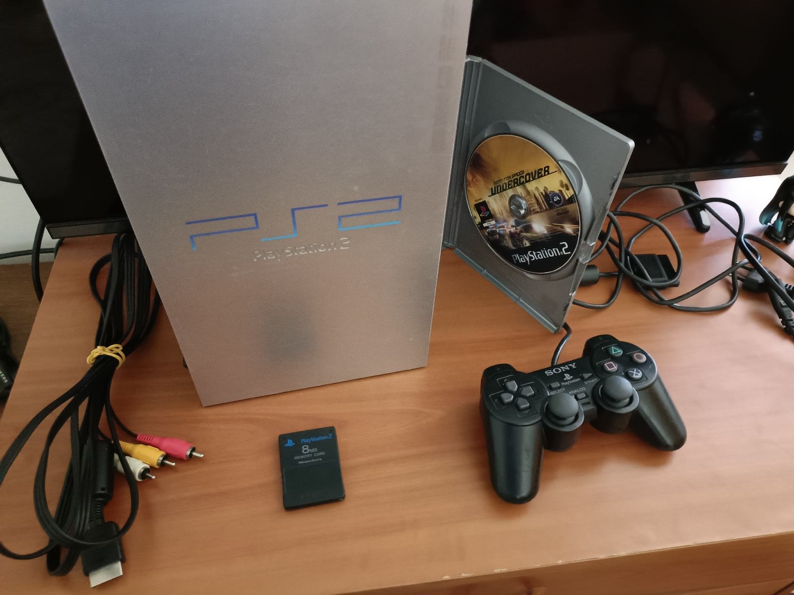 PS2 fat silver cipiran odlično radi