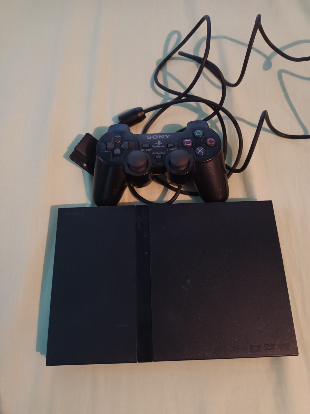 SONY PLAY STATION 2 KONZOLA + JOYSTICK