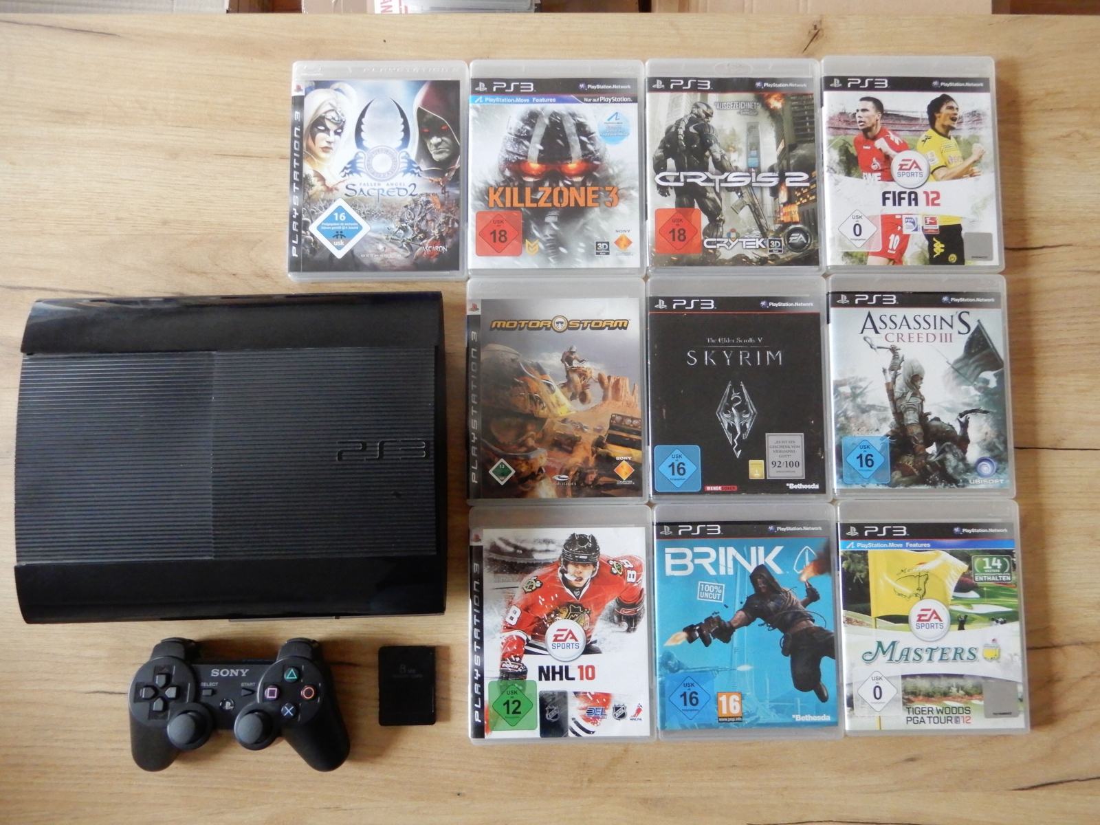 Playstation 3 Super Slim 500Gb plus 10 igara #278