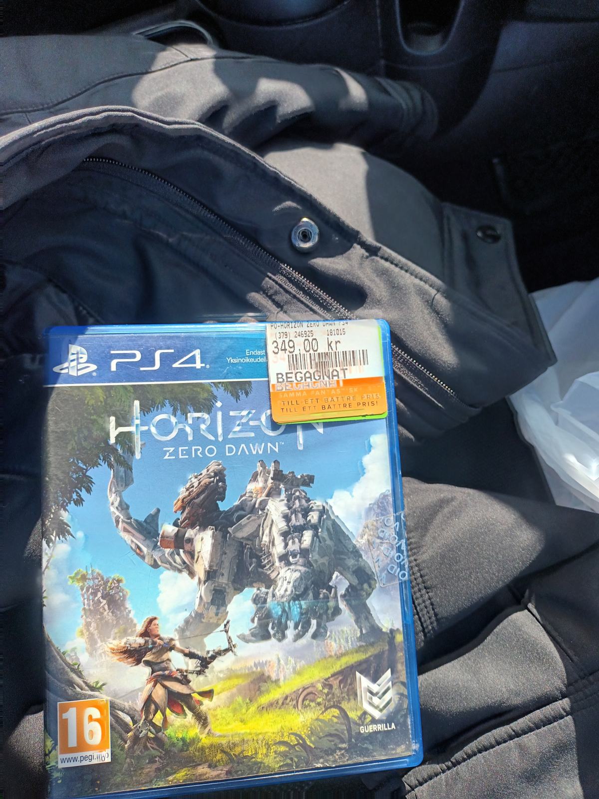 Sony PS 4 igrica Horizon Zero Down, original,kao novo