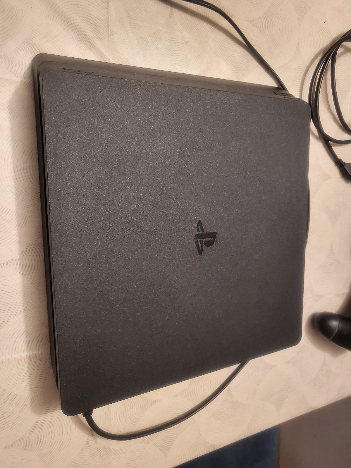 Playstation 4 500 GB i laptop Toshiba